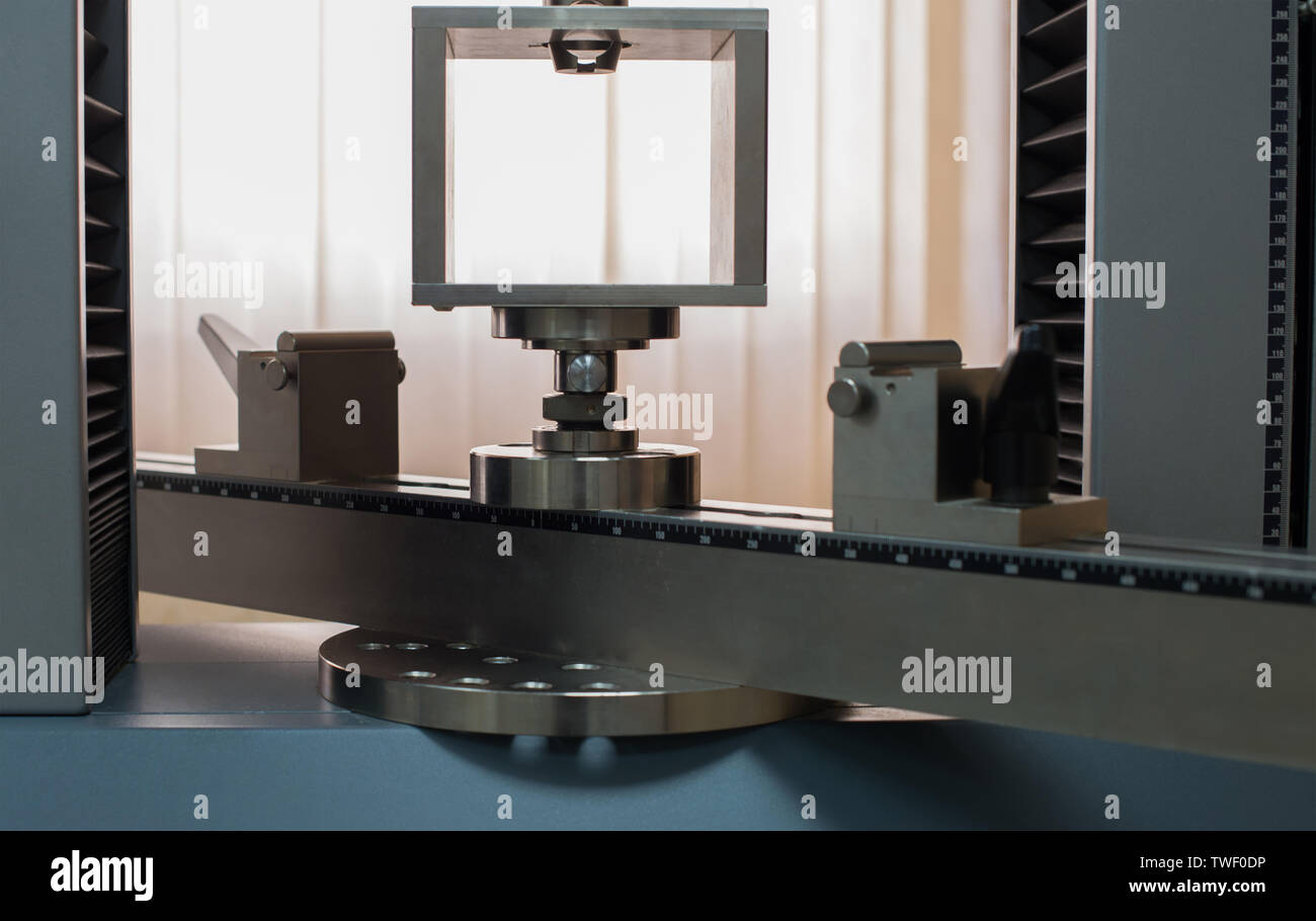Tensile test machine hi-res stock photography and images - Alamy