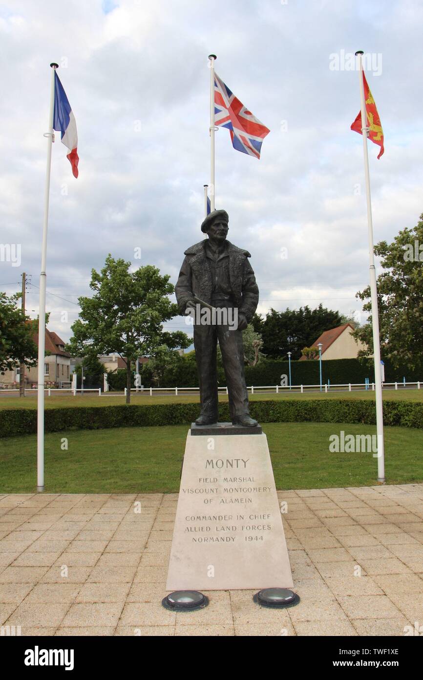 A Colleville Montgomery promenade rendant hommage aux commandos Kieffer ...