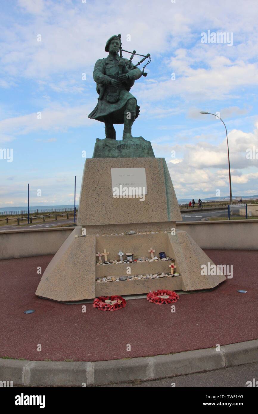 A Colleville Montgomery promenade rendant hommage aux commandos Kieffer ...