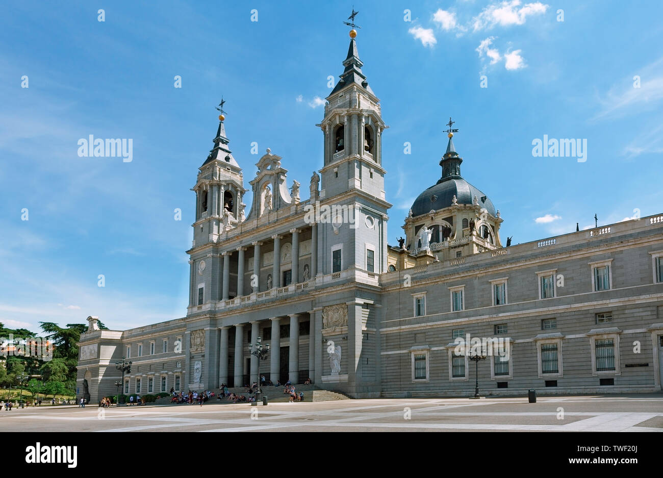 Madrid baroque architecture hi-res stock photography and images - Alamy
