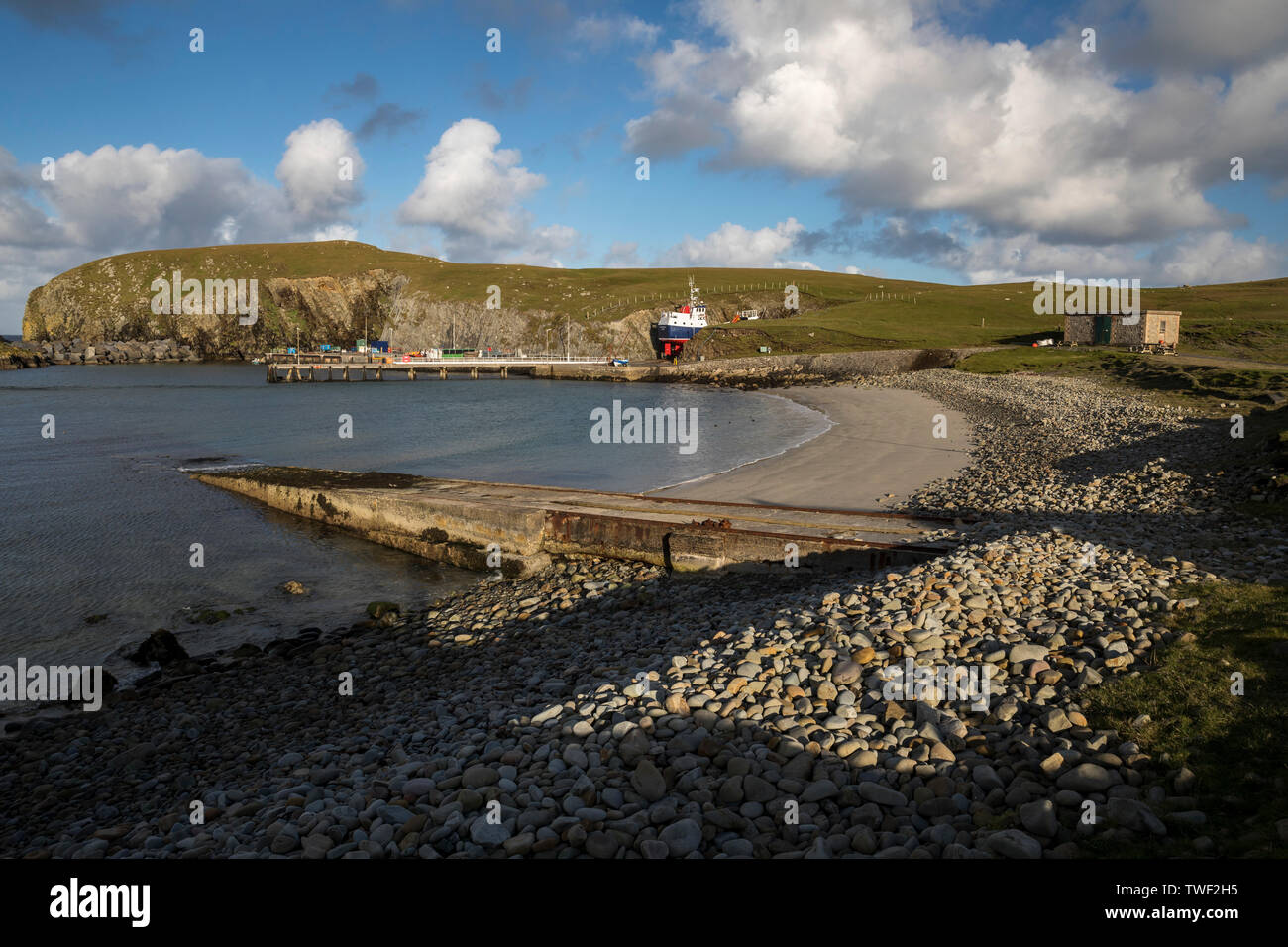 Fair isle boat hi-res stock photography and images - Alamy
