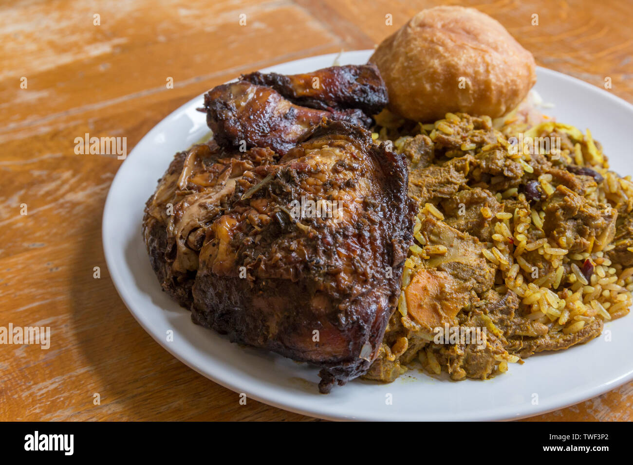 Jamaican chicken rice peas hi-res stock photography and images - Alamy
