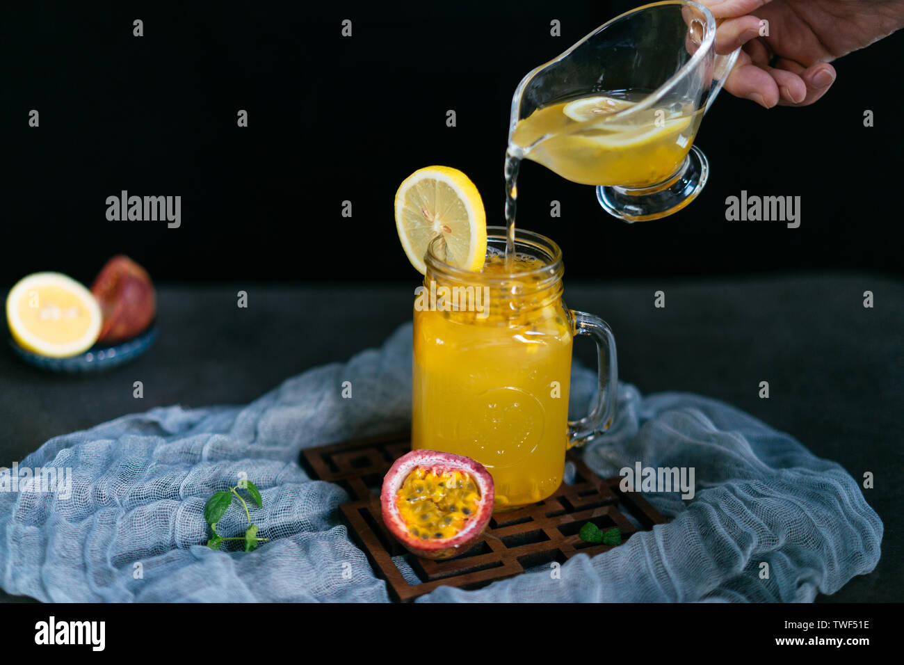 Freshly squeezed lemon juice hi-res stock photography and images - Alamy