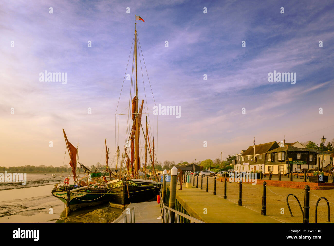 Sailing barge thames estuary hi-res stock photography and images - Alamy