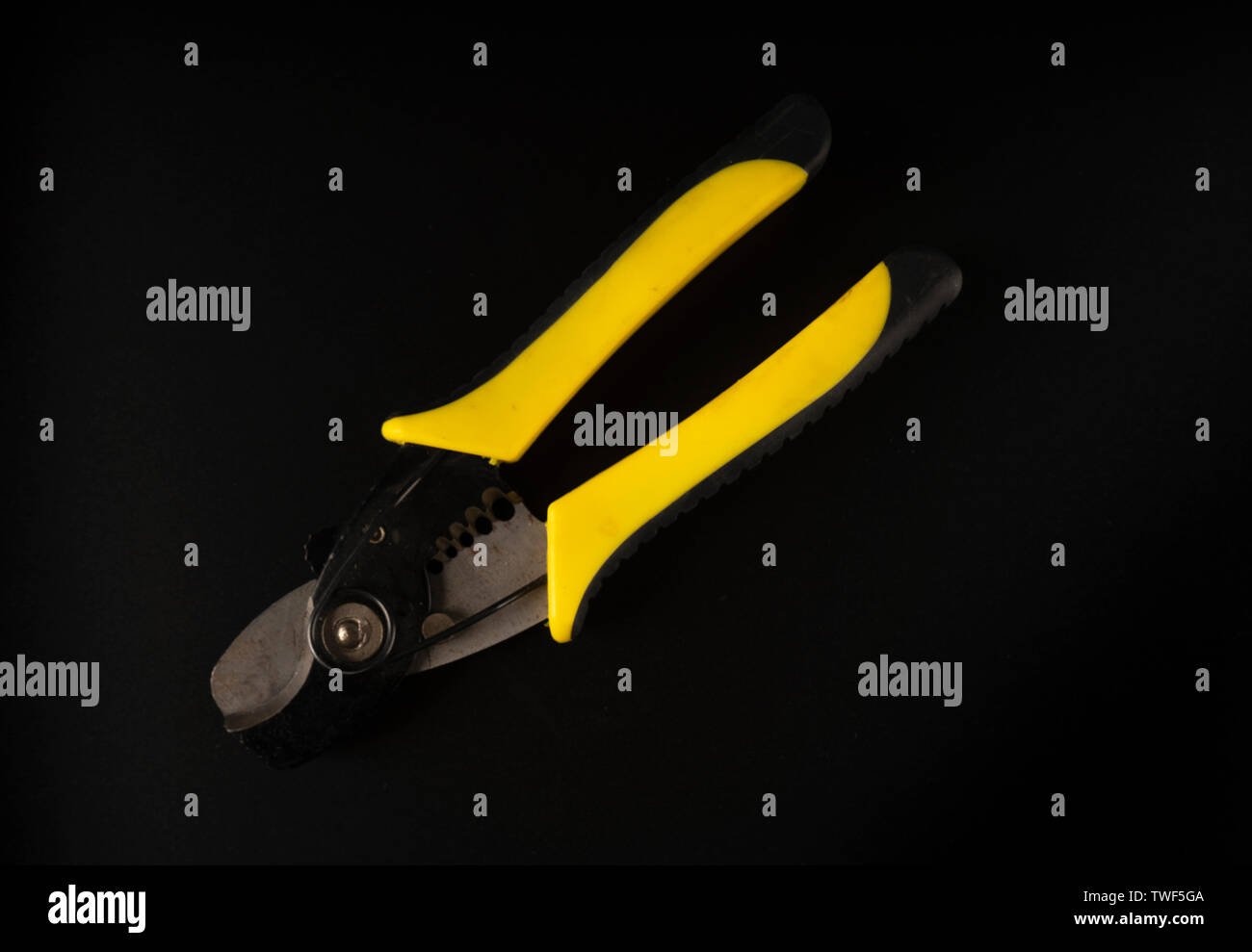 Hardware electrical tool wire-cutting clamp Stock Photo - Alamy