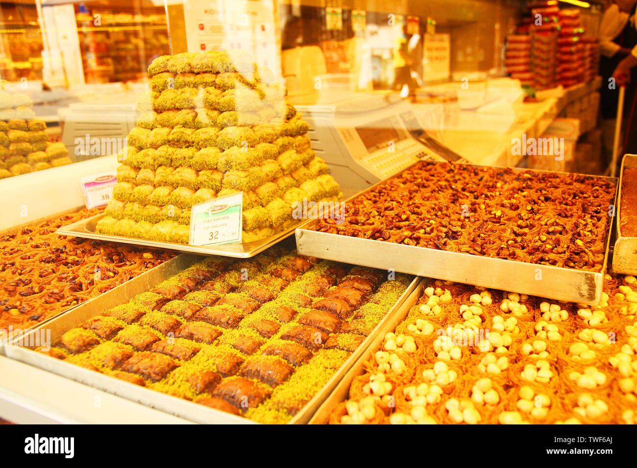 Istanburg hi-res stock photography and images - Alamy