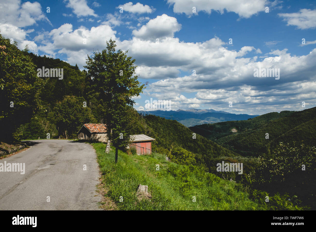 Scenery in Northern Tuscany Stock Photo - Alamy