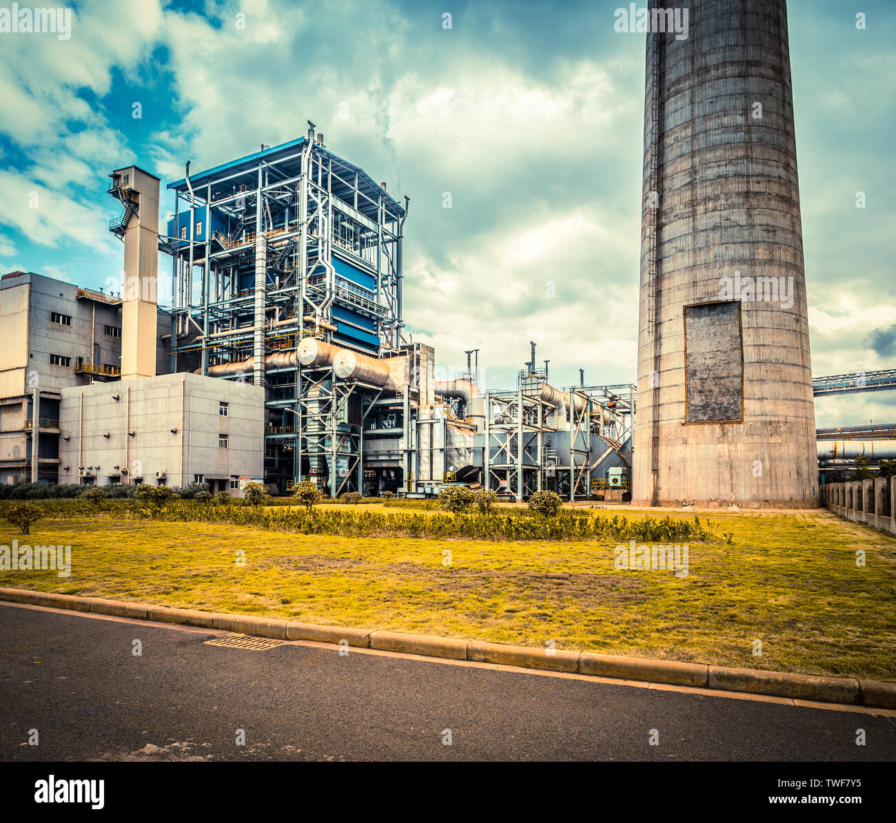Chemistry factory hi-res stock photography and images - Alamy