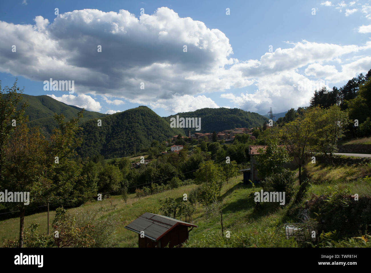 Scenery in Northern Tuscany Stock Photo - Alamy