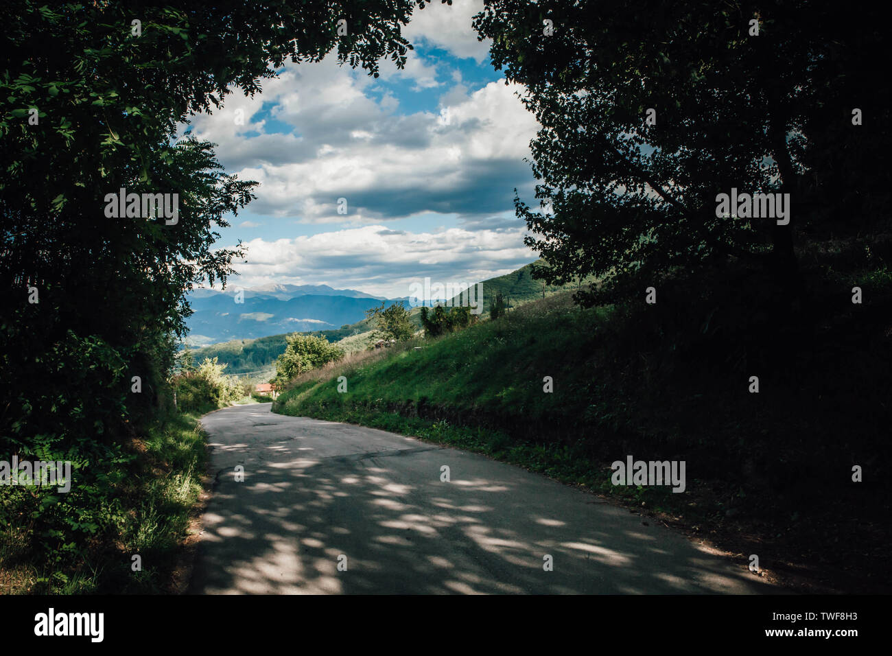 Scenery in Northern Tuscany Stock Photo - Alamy