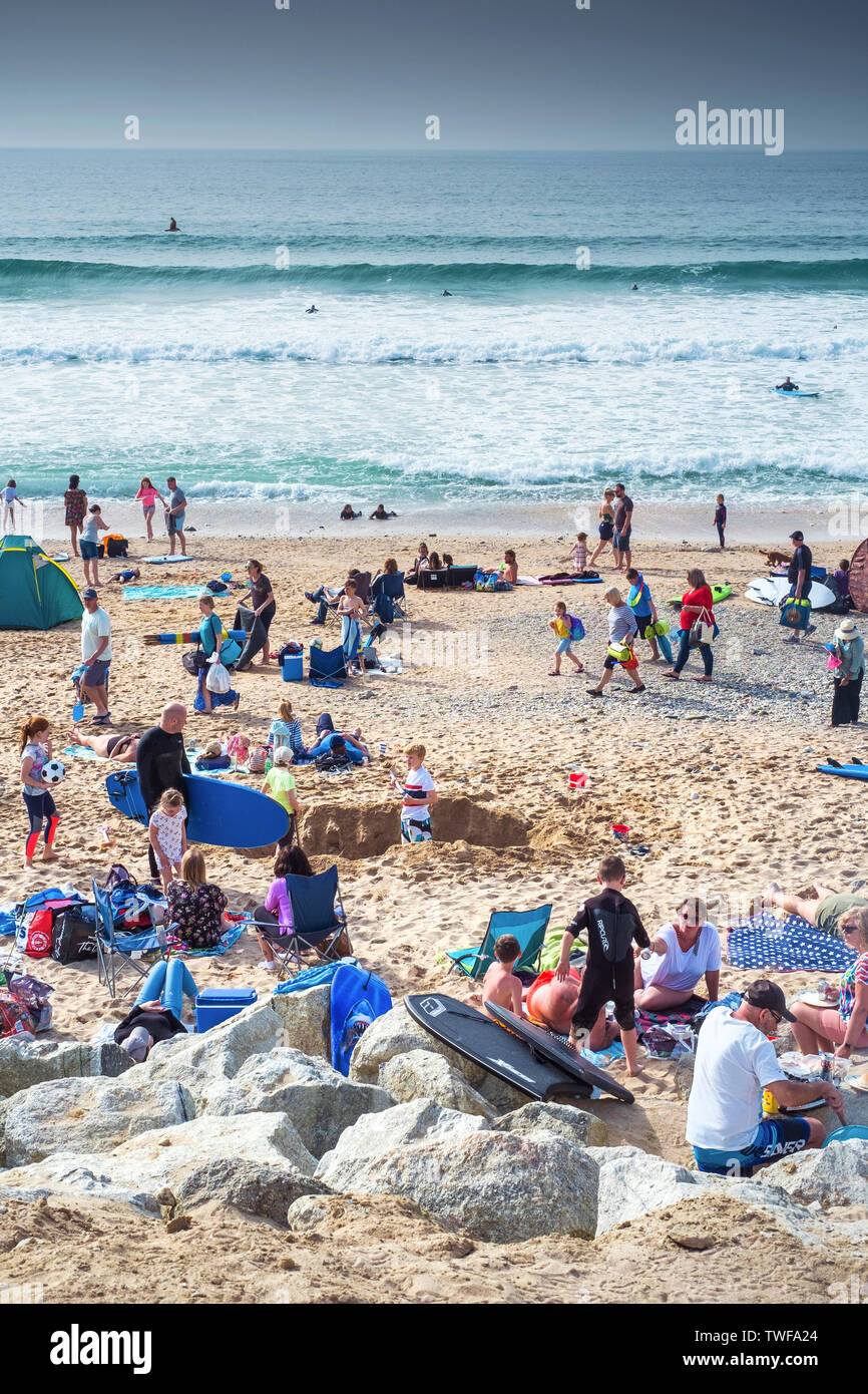 Busy beach scene hi-res stock photography and images - Alamy