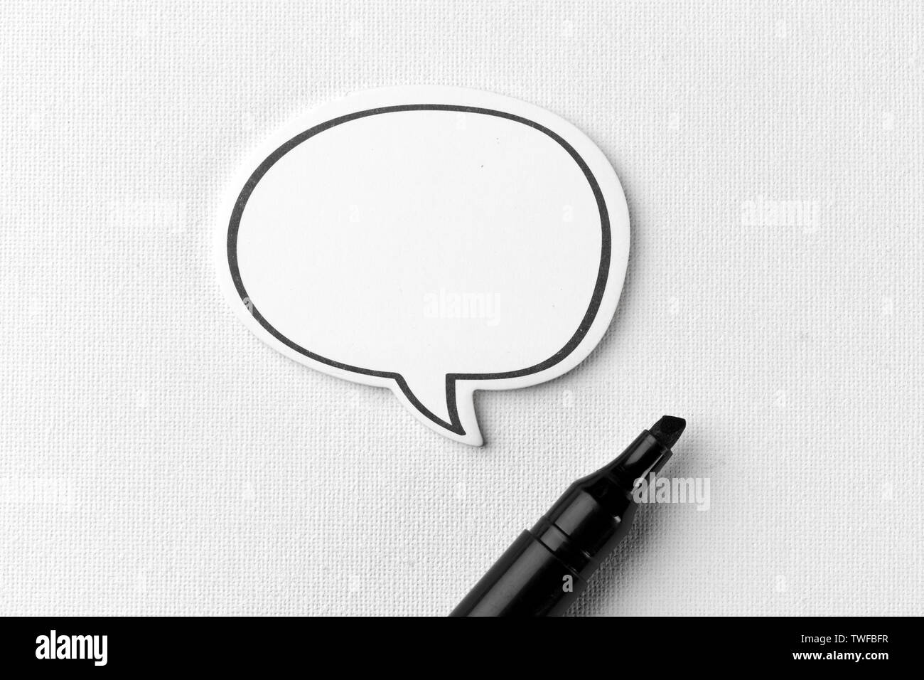 Social Media Chat Concept. Blank empty chat bubble for text Stock Photo ...