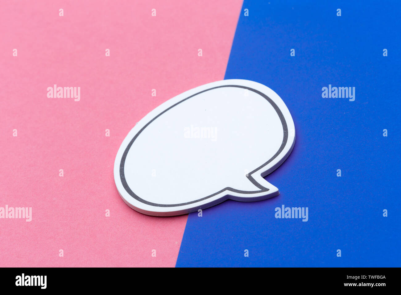 Social Media Chat Concept. Blank empty chat bubble for text Stock Photo ...