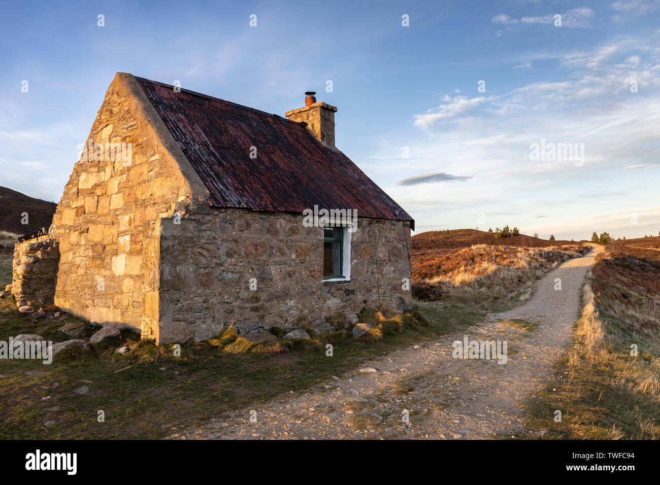 Wilderness hut building hi-res stock photography and images - Alamy