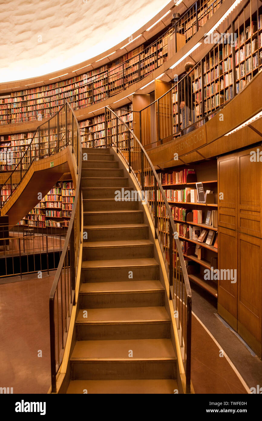 Library shelf arrangement hi-res stock photography and images - Alamy