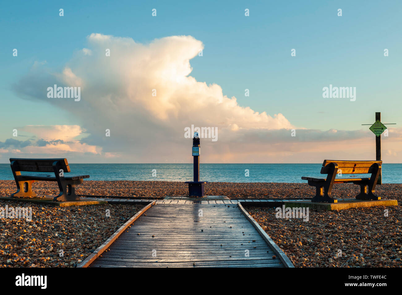 Winter sunset on sea hi-res stock photography and images - Alamy