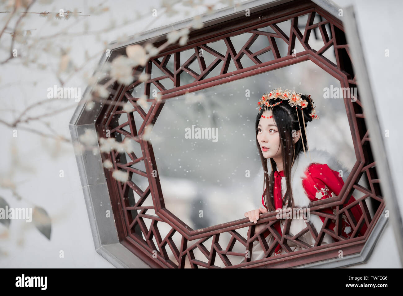 Ancient Chinese clothes, ancient style, winter portrait Stock Photo - Alamy