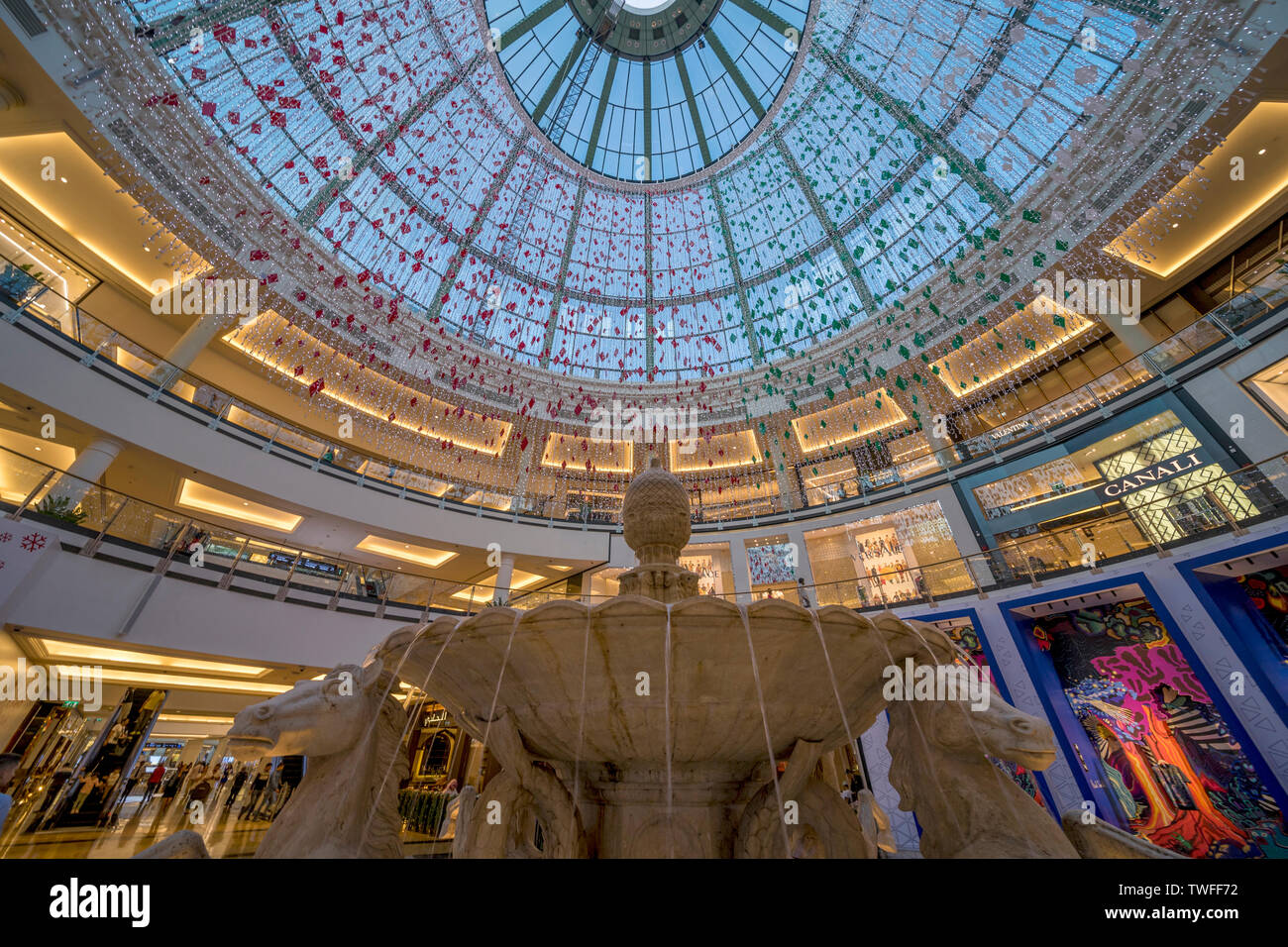 Dome roof shopping mall in hi-res stock photography and images - Alamy
