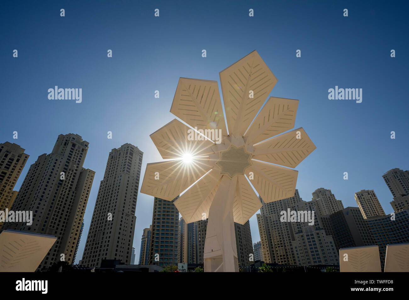 Solar skyscraper hi-res stock photography and images - Alamy