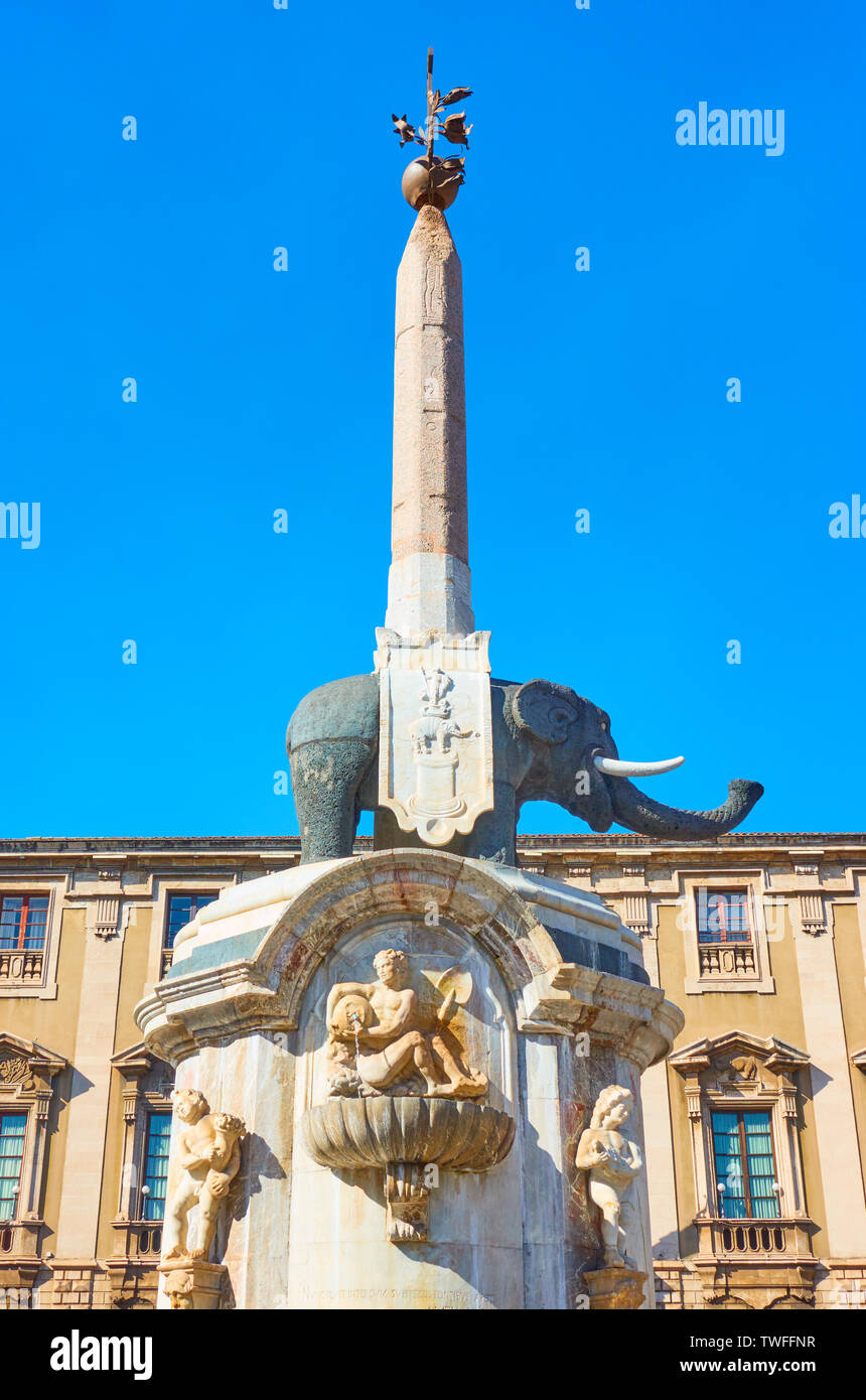 Symbol stone cross town square hi-res stock photography and images - Alamy