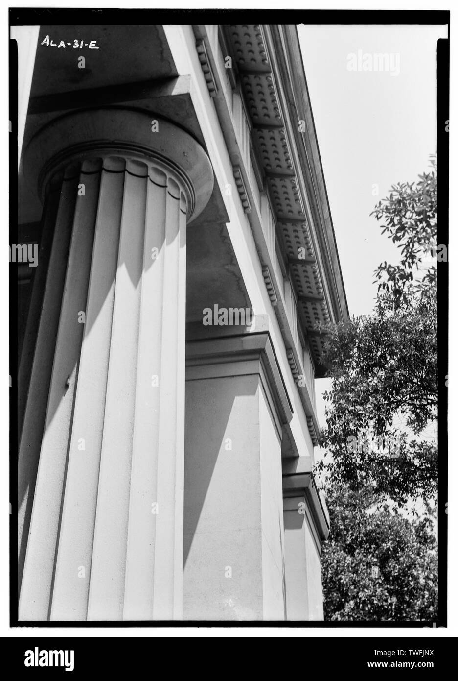 American column Cut Out Stock Images & Pictures - Alamy