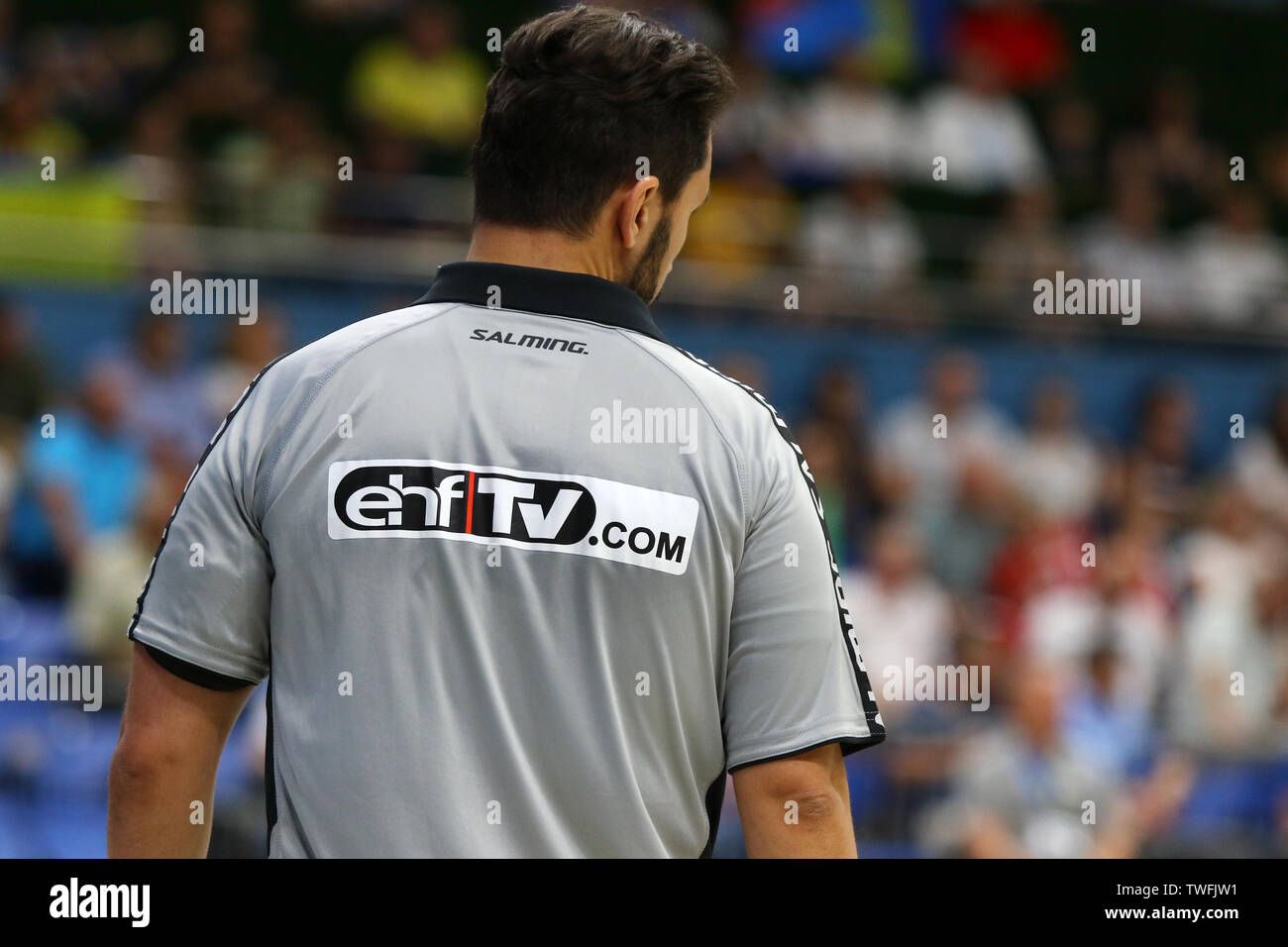 Handball referee hi-res stock photography and images - Alamy