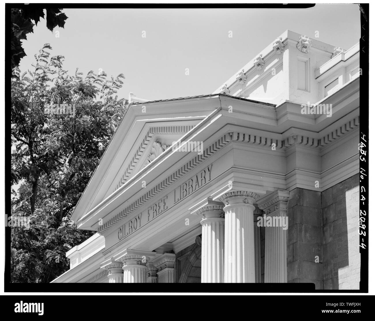 Free library pediment hi-res stock photography and images - Alamy