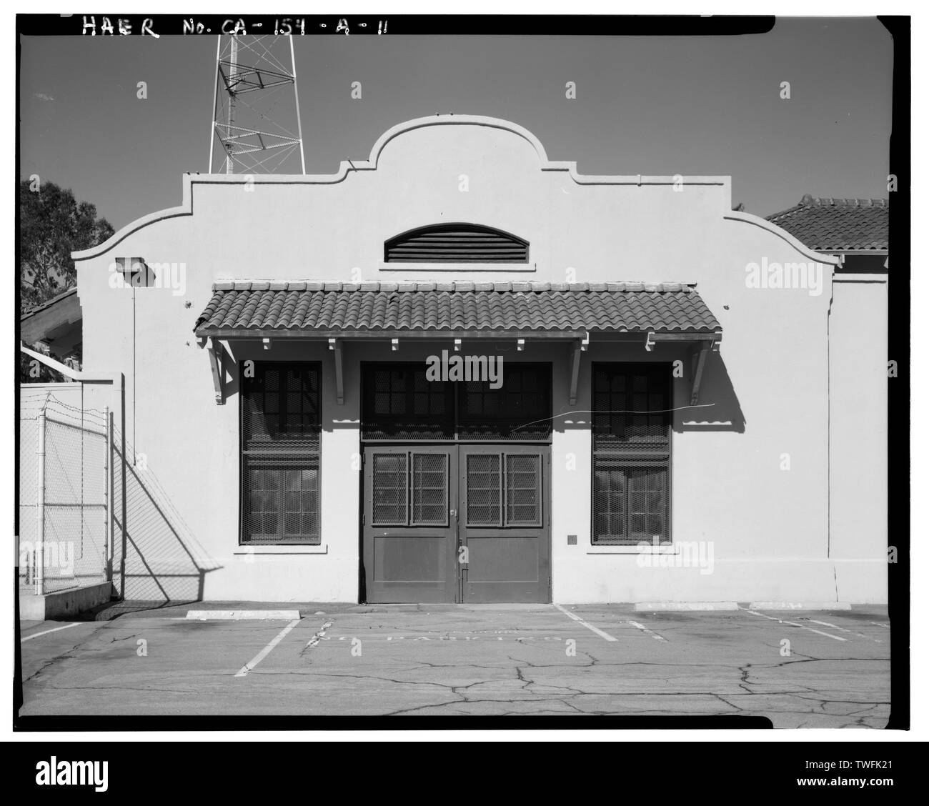 PORTION OF SOUTH SIDE SHOWING ARCHED ROOF. - Chollas Heights Naval ...