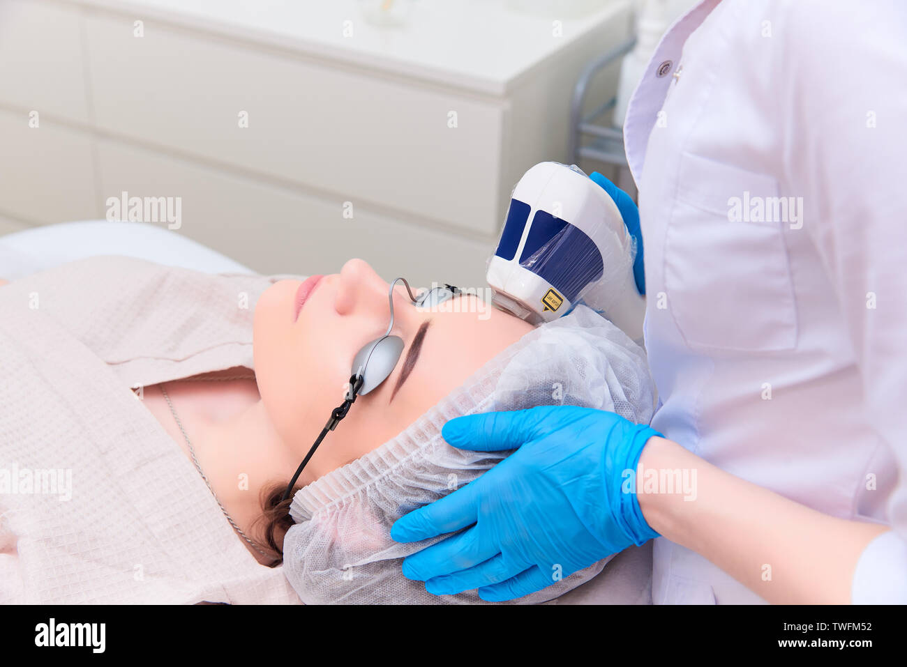 Laser procedure hi-res stock photography and images - Alamy