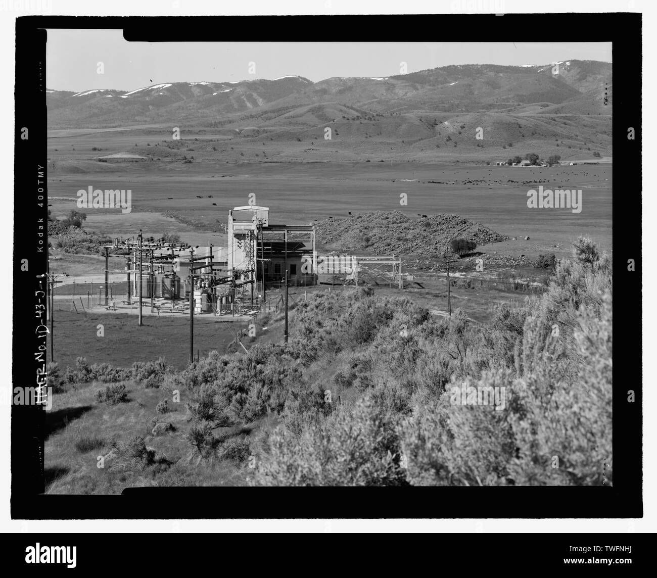 POWERHOUSE, FACING SOUTH FROM PENSTOCK. - Cove Hydroelectric ...