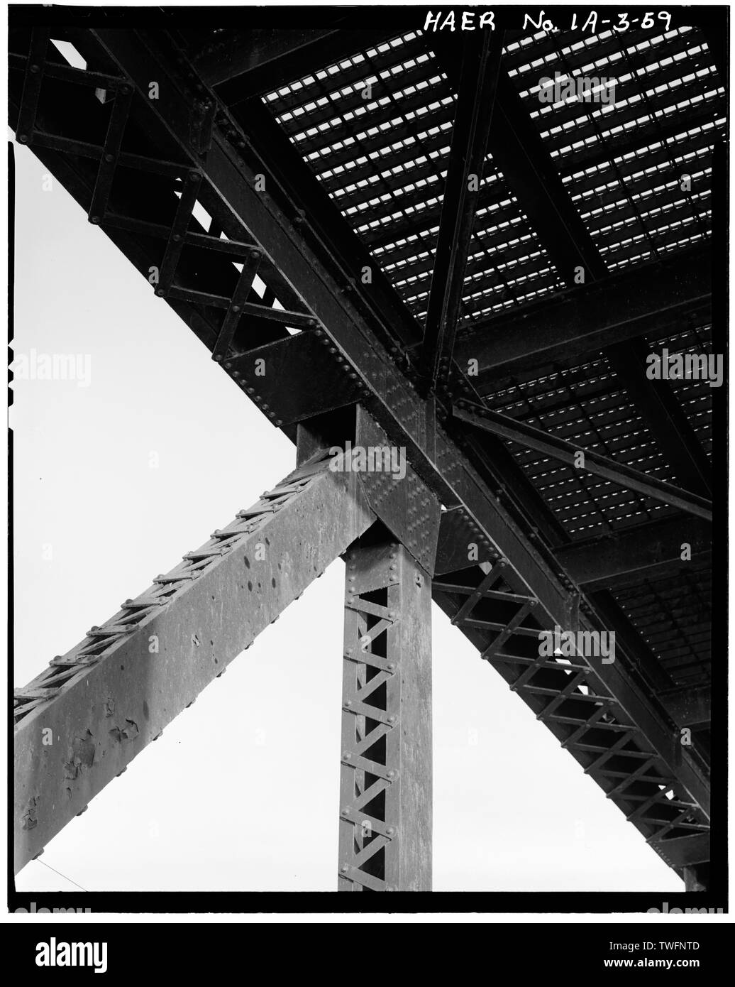 PRATT SPAN- TOP CHORD CONNECTION 2L. PHOTOGRAPHER- HANS MUESSIG ...