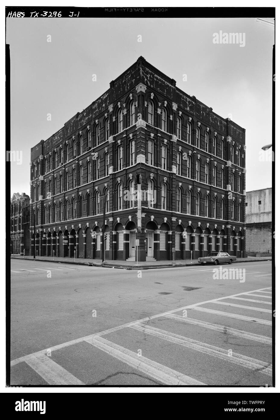 PRINCIPAL (WEST) AND SOUTH SIDES - Strand Historic District, Kaufman ...
