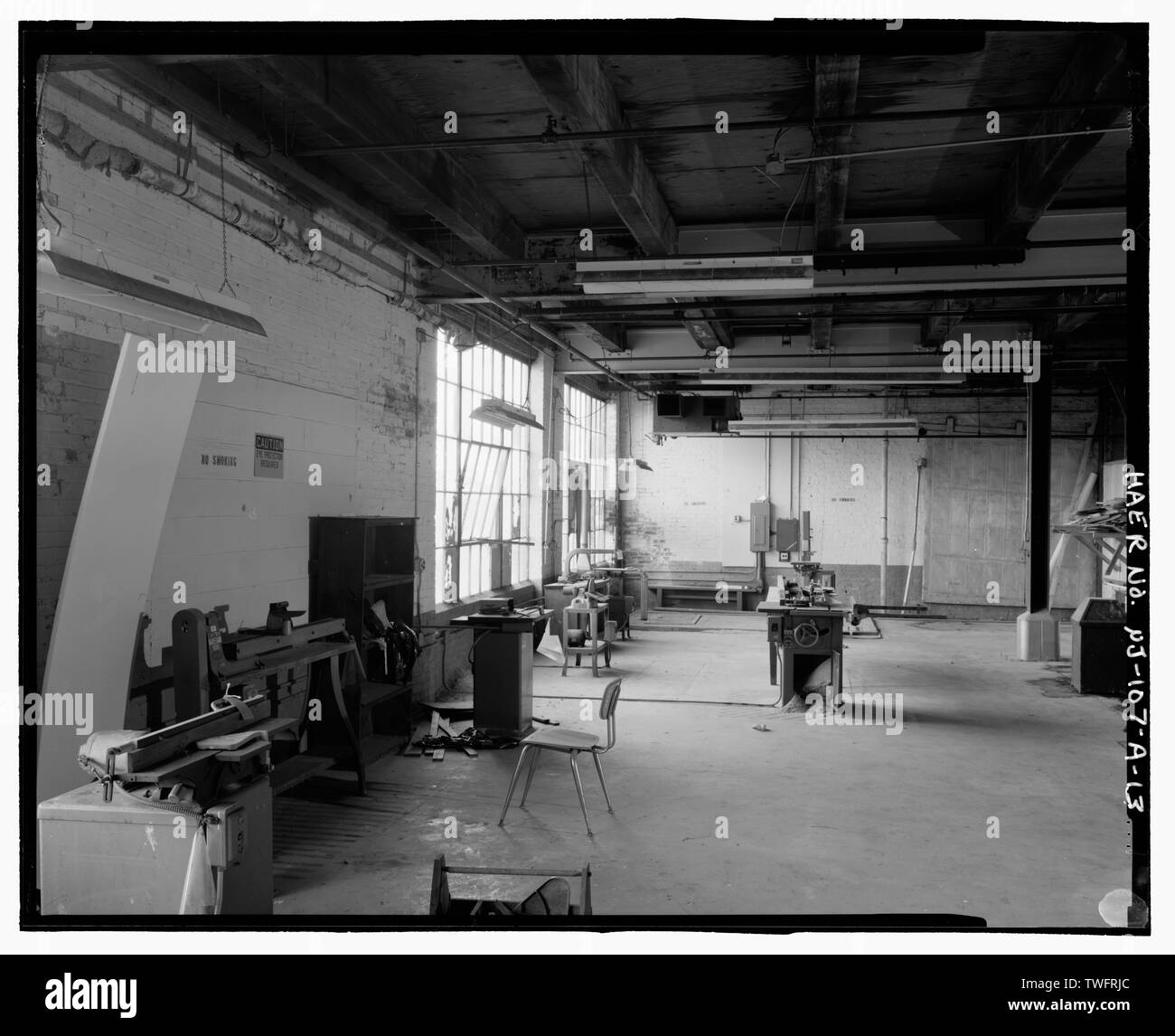 Workers on plant floor hi-res stock photography and images - Alamy