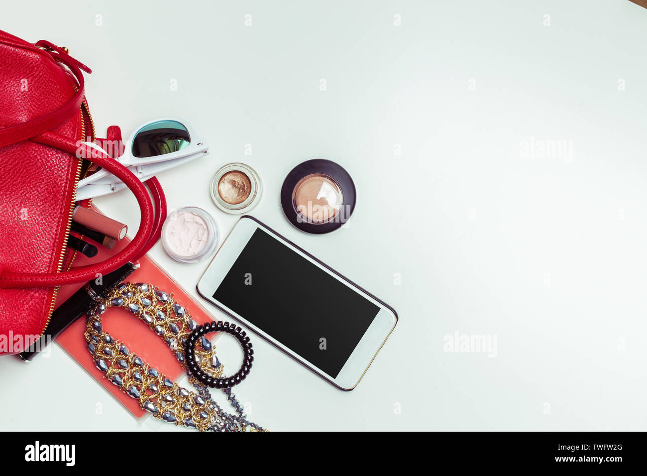 Womans handbag open hi-res stock photography and images - Alamy