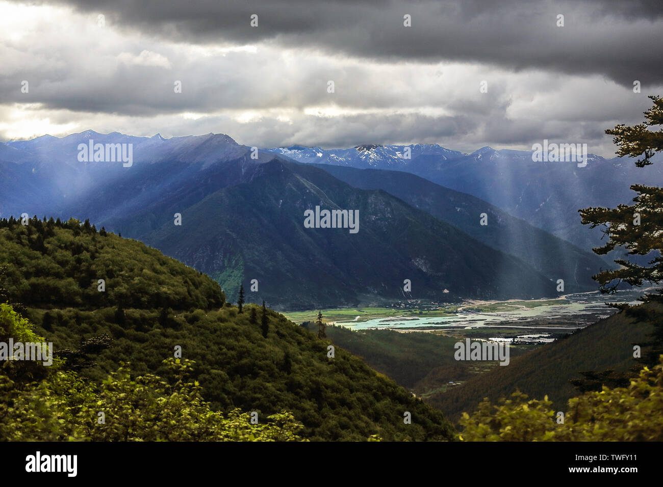 Scenery of Yingzhi Lulang Linhai in Tibet Autonomous Region Stock Photo ...