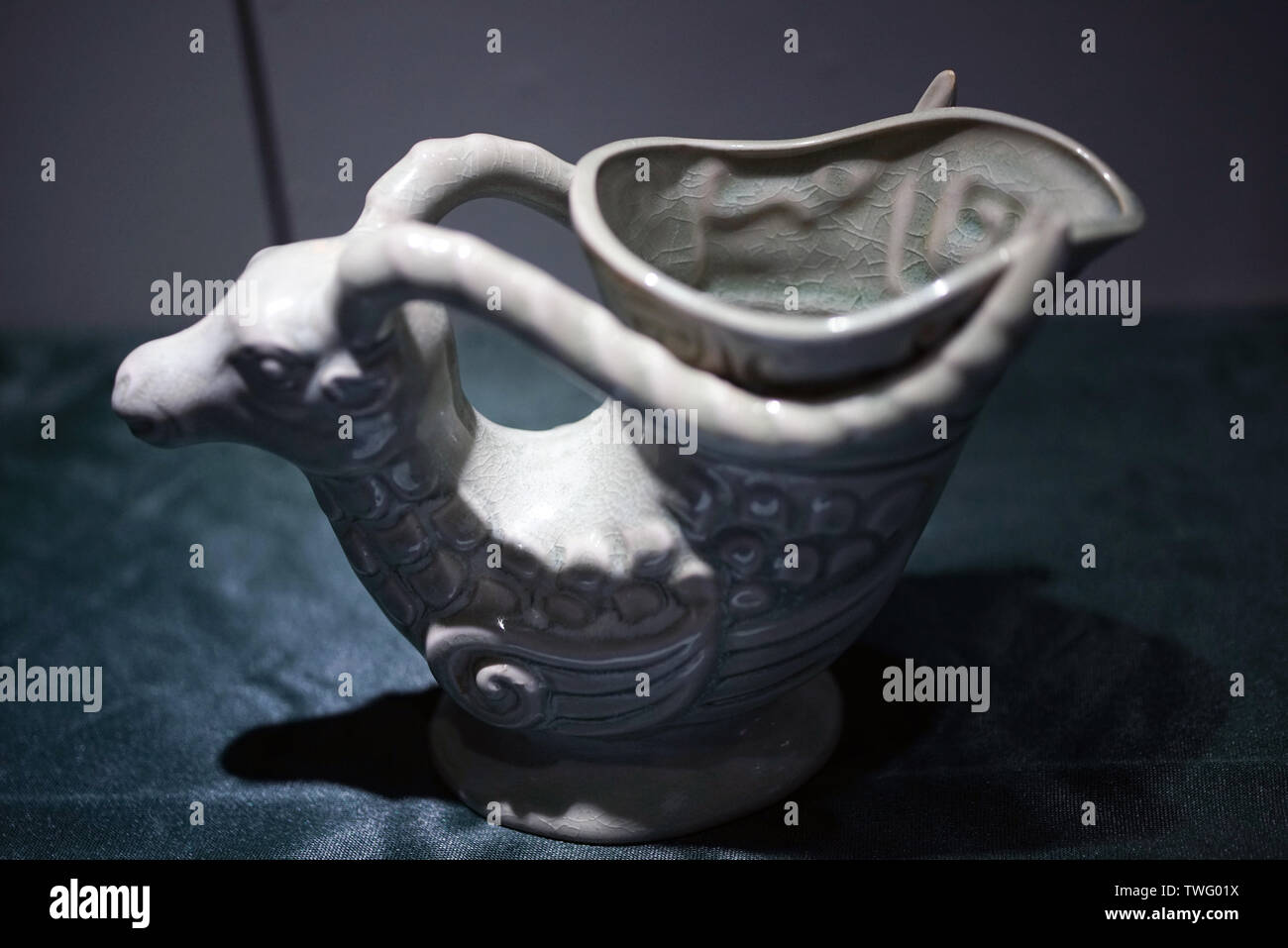 Tang three-color statue Stock Photo - Alamy