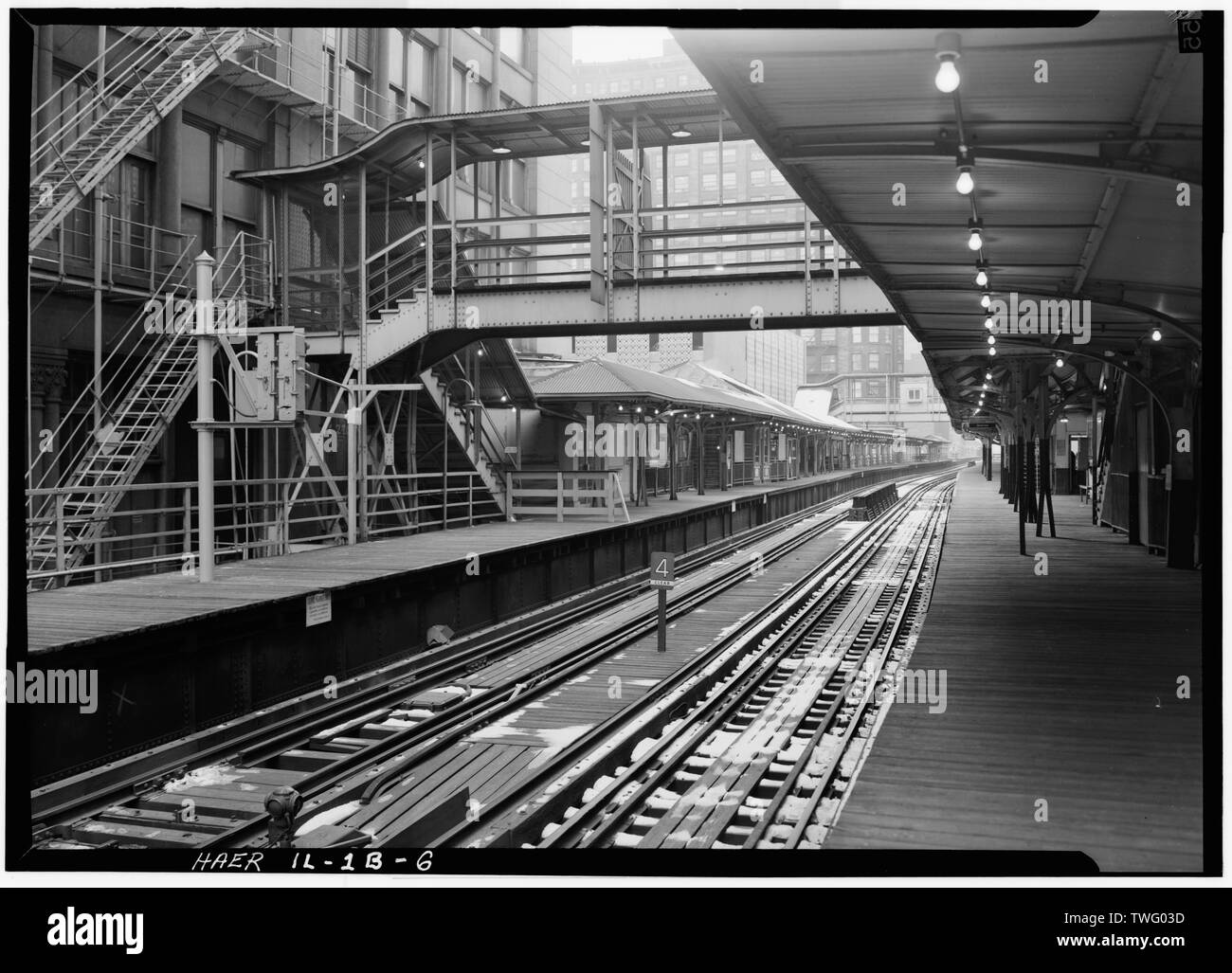 Platform looking east. - Union Elevated Railroad, State Street Station ...