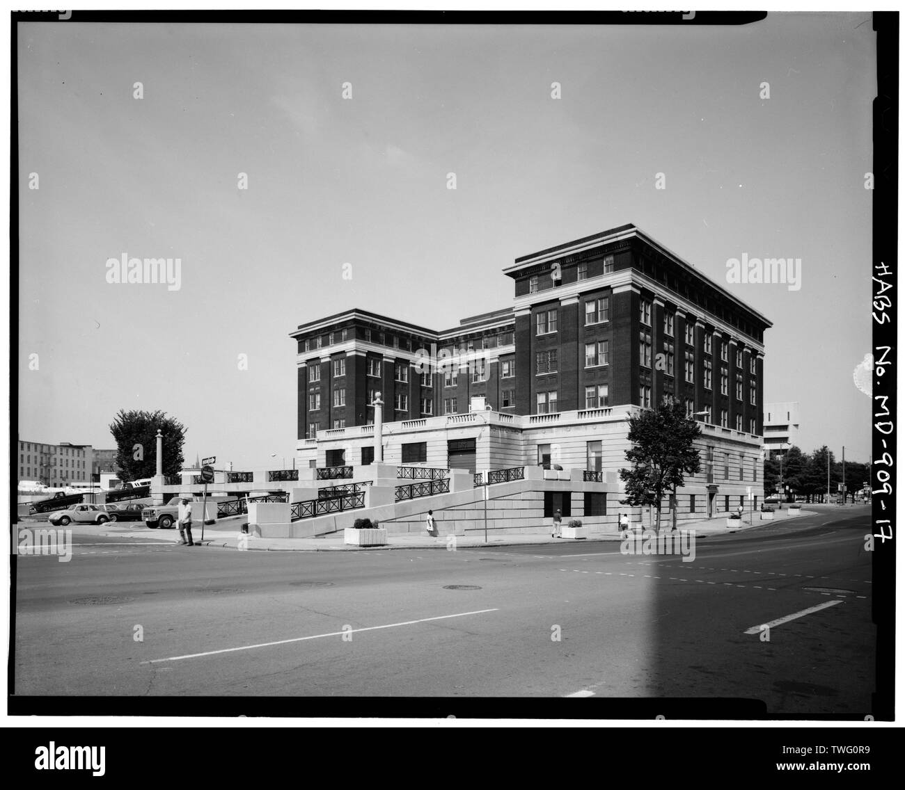Baltimore city police department hi-res stock photography and images ...