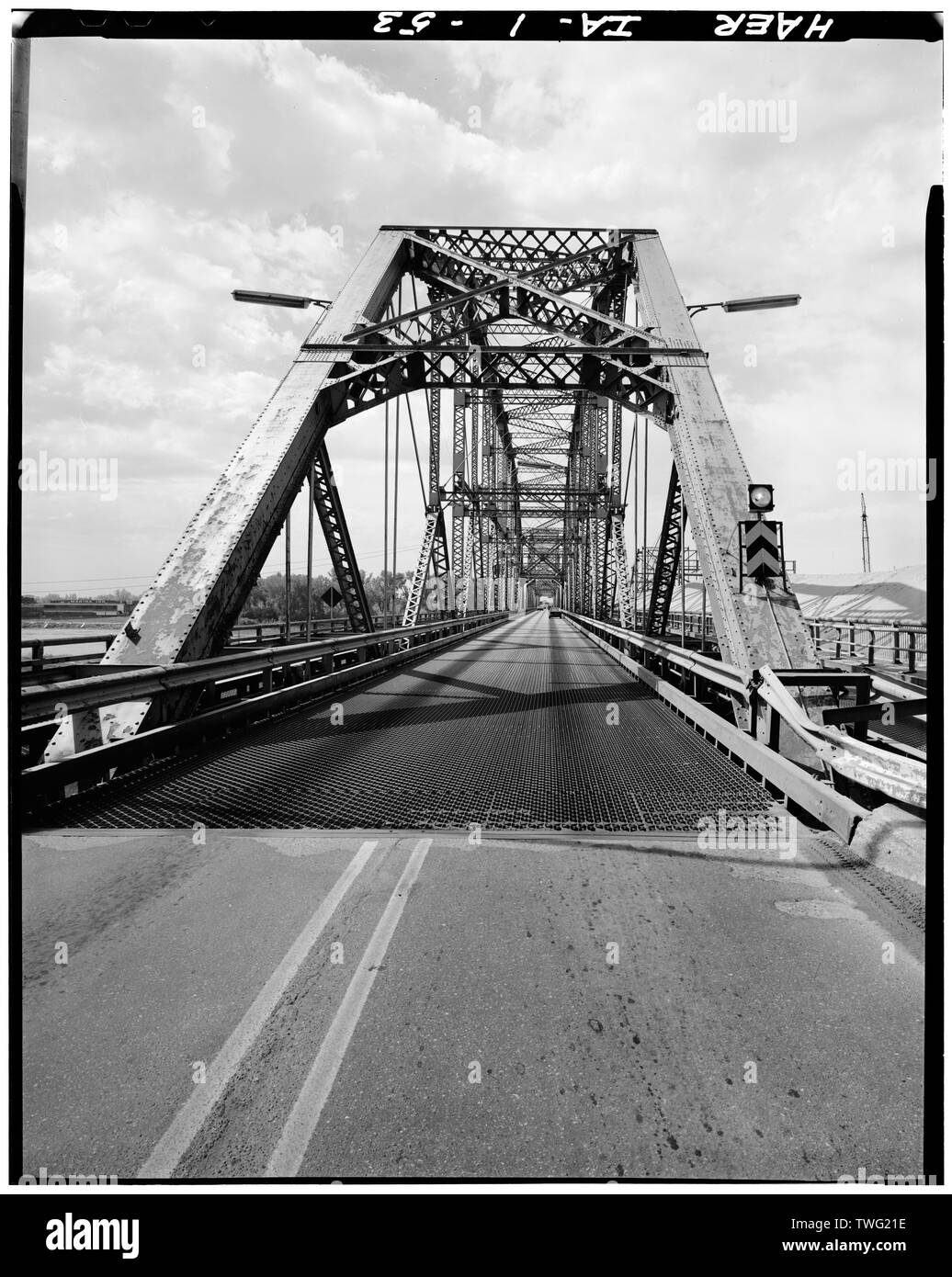 Portal View of North Fixed Span. - Pacific Shortline Bridge, U.S. Route ...