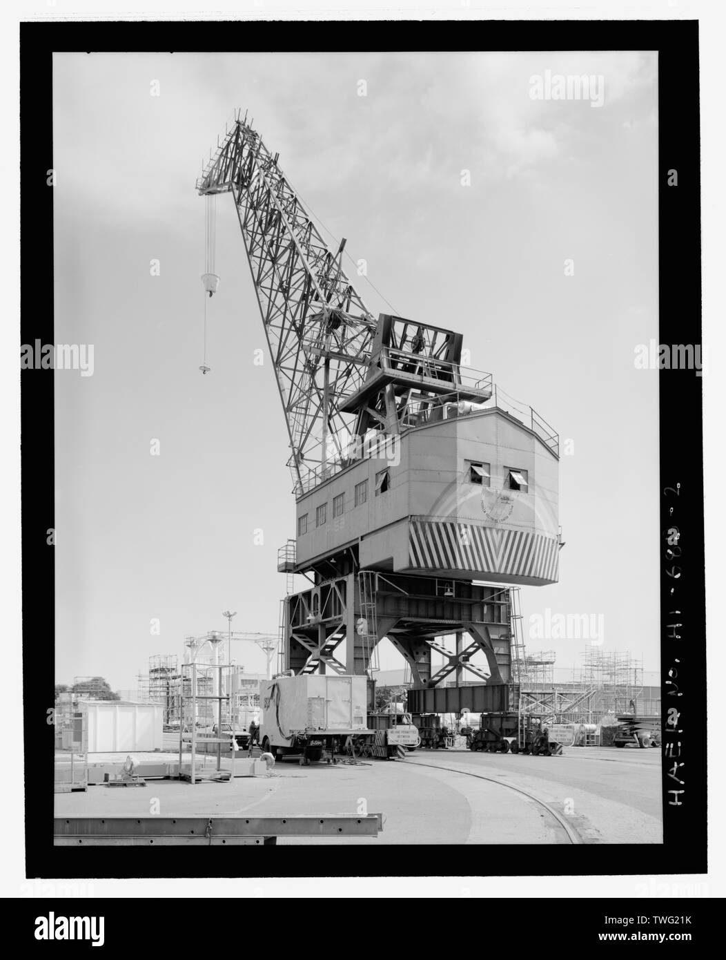 Portal Crane P-59 - rear oblique - U.S. Naval Base, Pearl Harbor ...