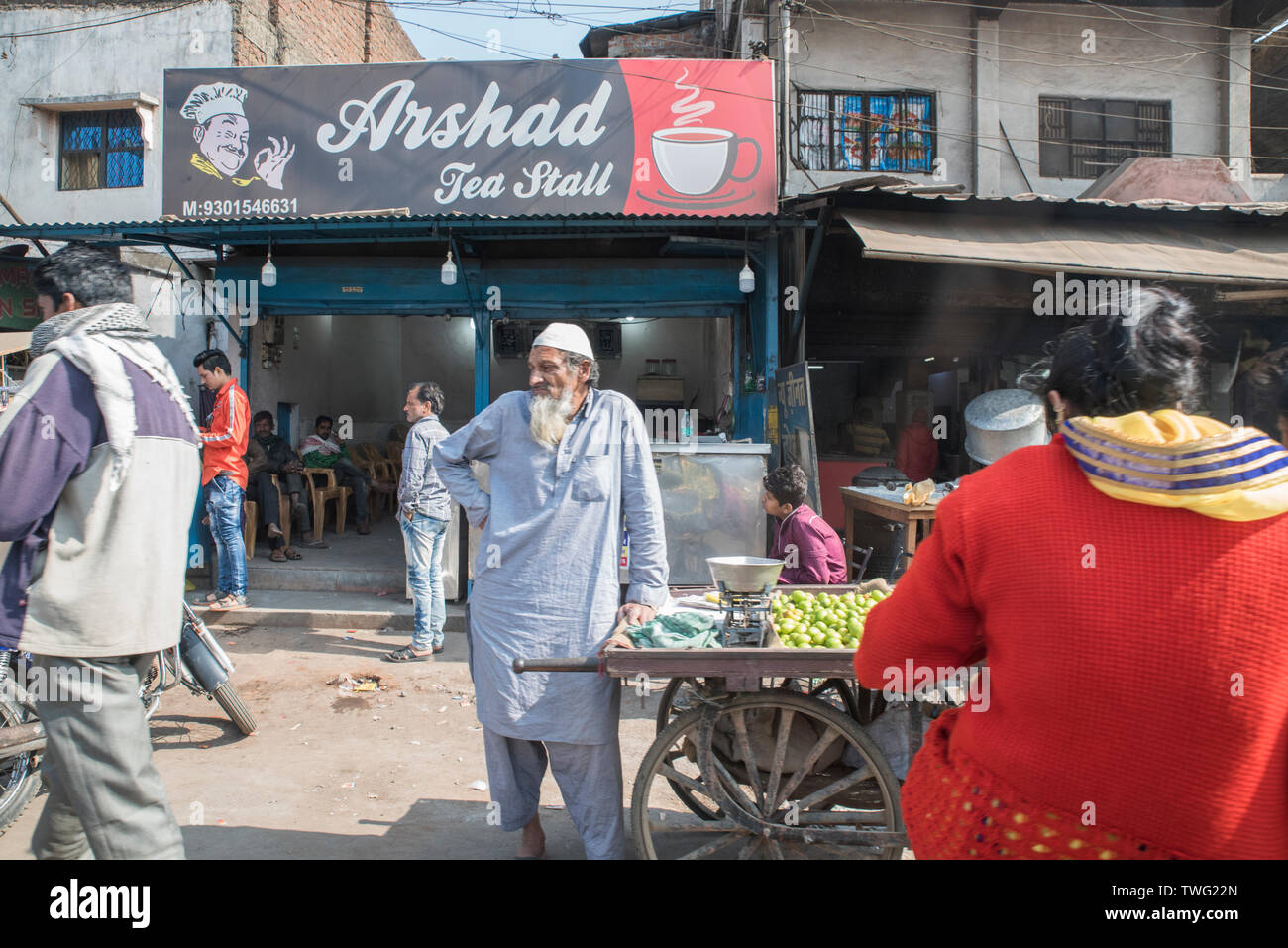 Tea stall, road, india hi-res stock photography and images - Alamy