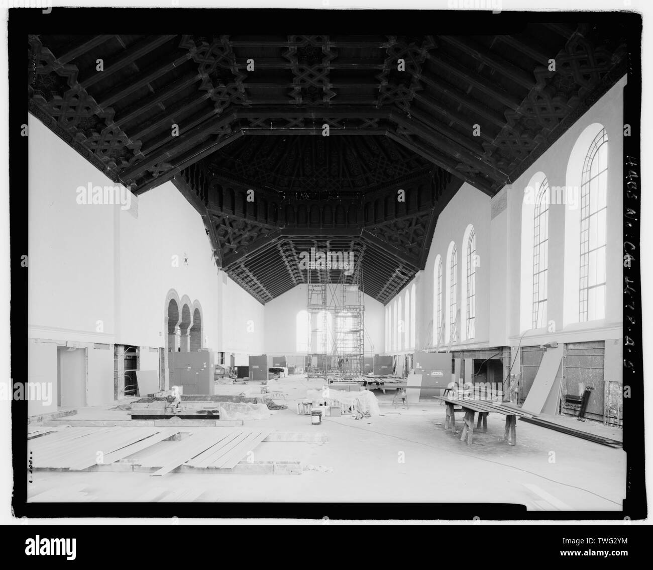 Powell Library main reading room and ceiling, facing west. - University ...