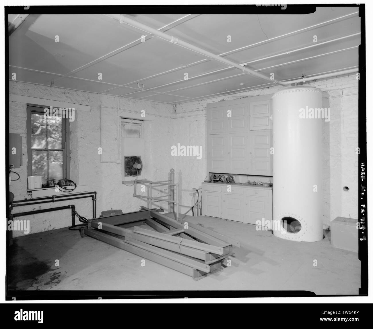 Pump house, interior view of pump room, looking southeast - Dauphin ...