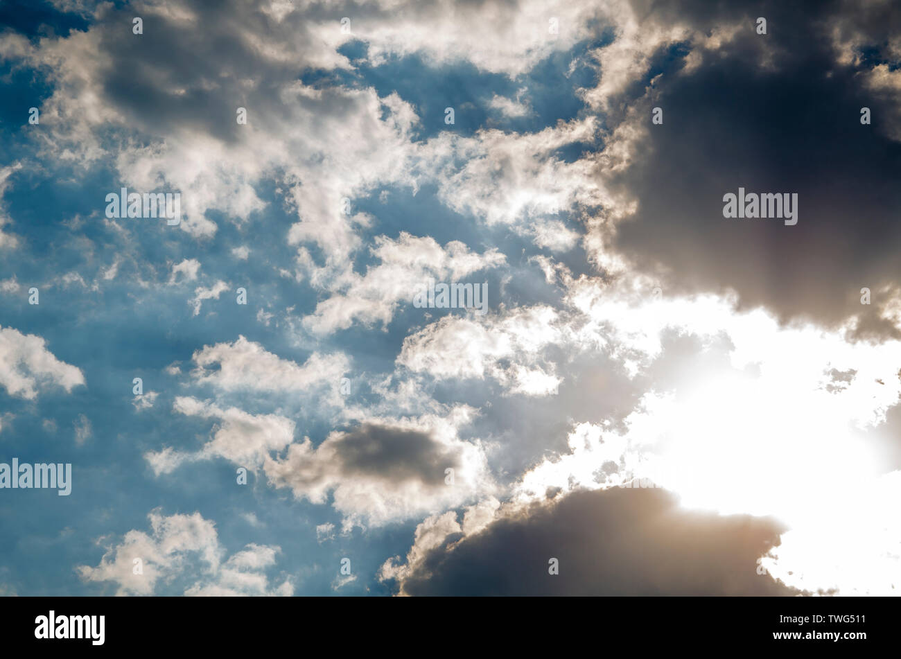 Dramatic cloudscape. Sky background with gray cumulus clouds Stock ...