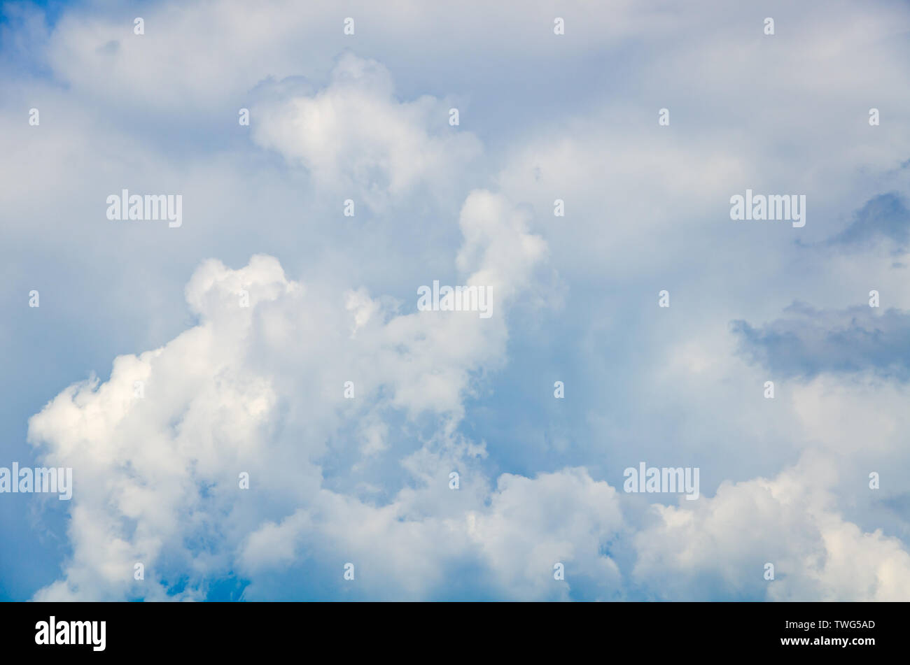 Dramatic sky background with gray clouds Stock Photo - Alamy