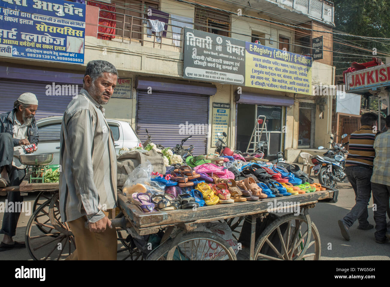 Shopping market stall shoes hi-res stock photography and images - Alamy
