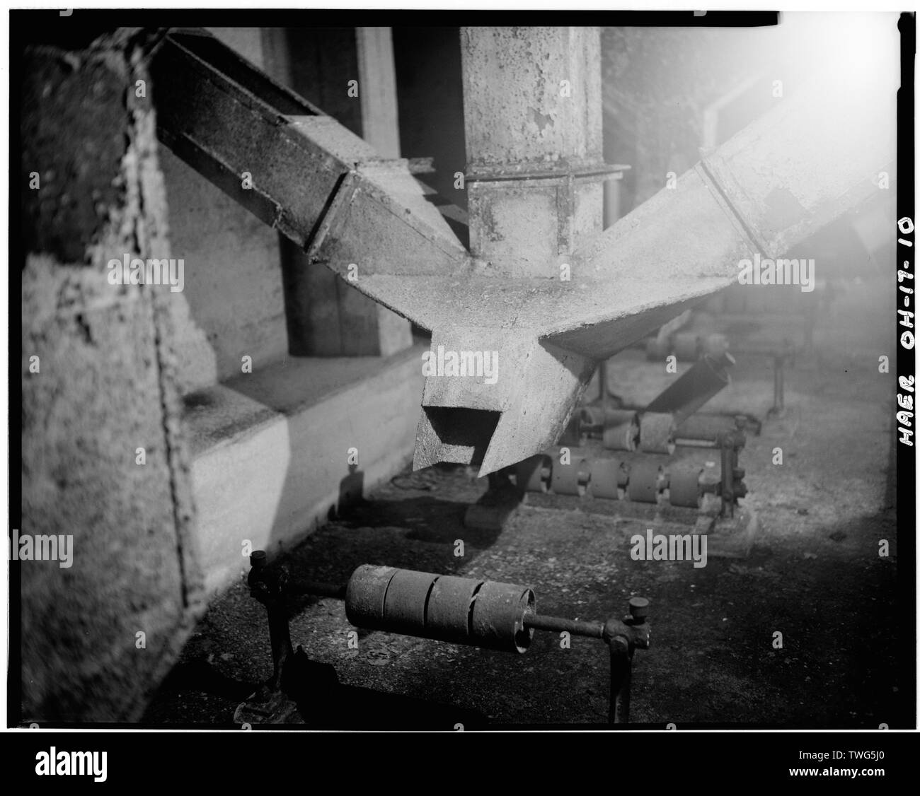 - Quaker Oats Cereal Factory, Southeast corner of Broadway and Mill ...