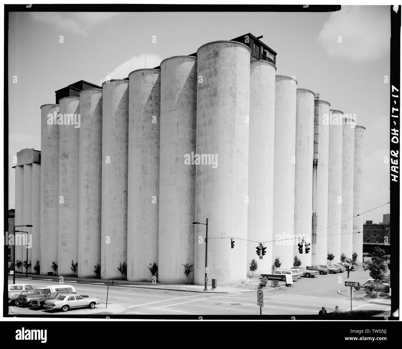 - Quaker Oats Cereal Factory, Southeast corner of Broadway and Mill ...