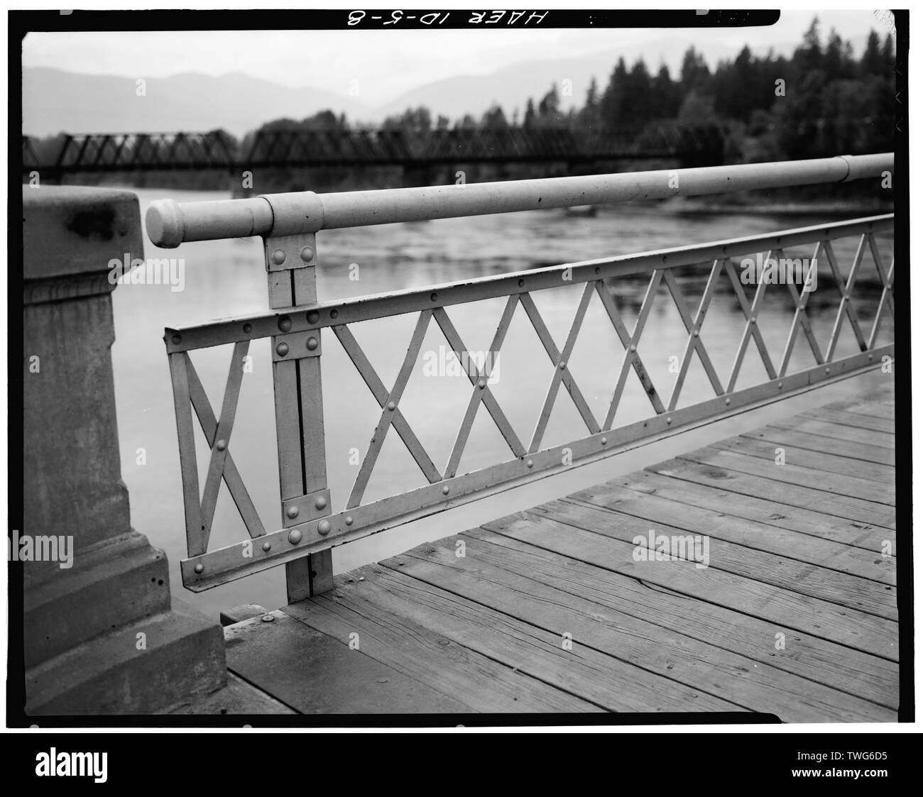 Bridge id Cut Out Stock Images & Pictures - Alamy