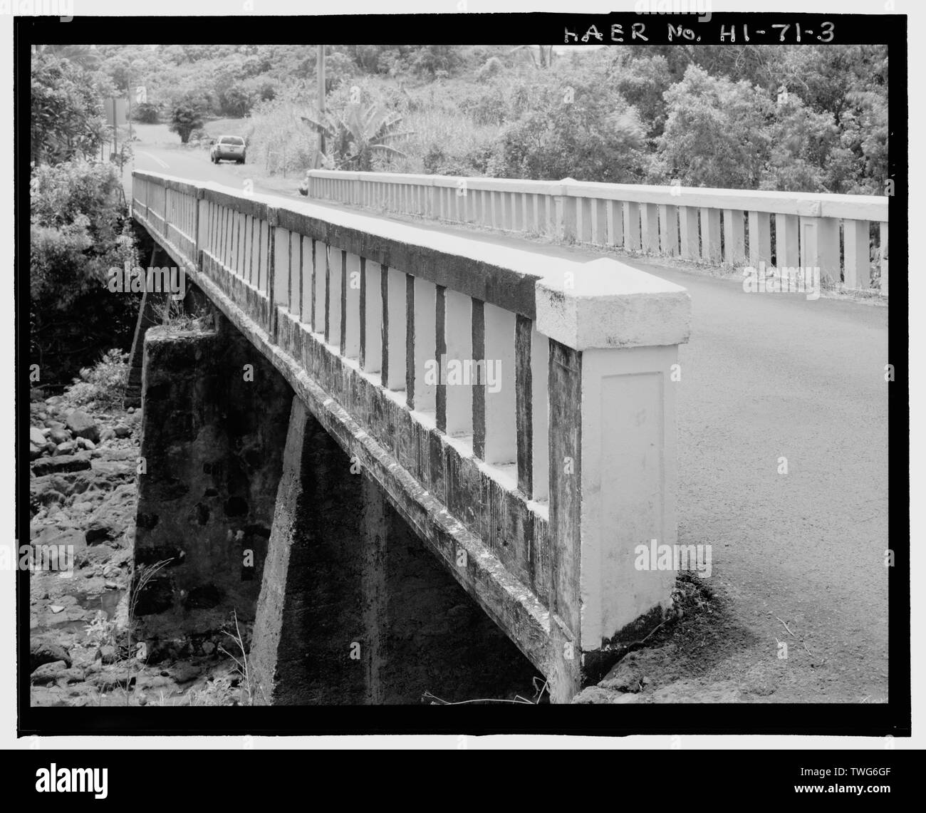 RAIL DETAIL ON DOWNSTREAM ELEVATION. - Waiohonu Bridge, Spanning ...